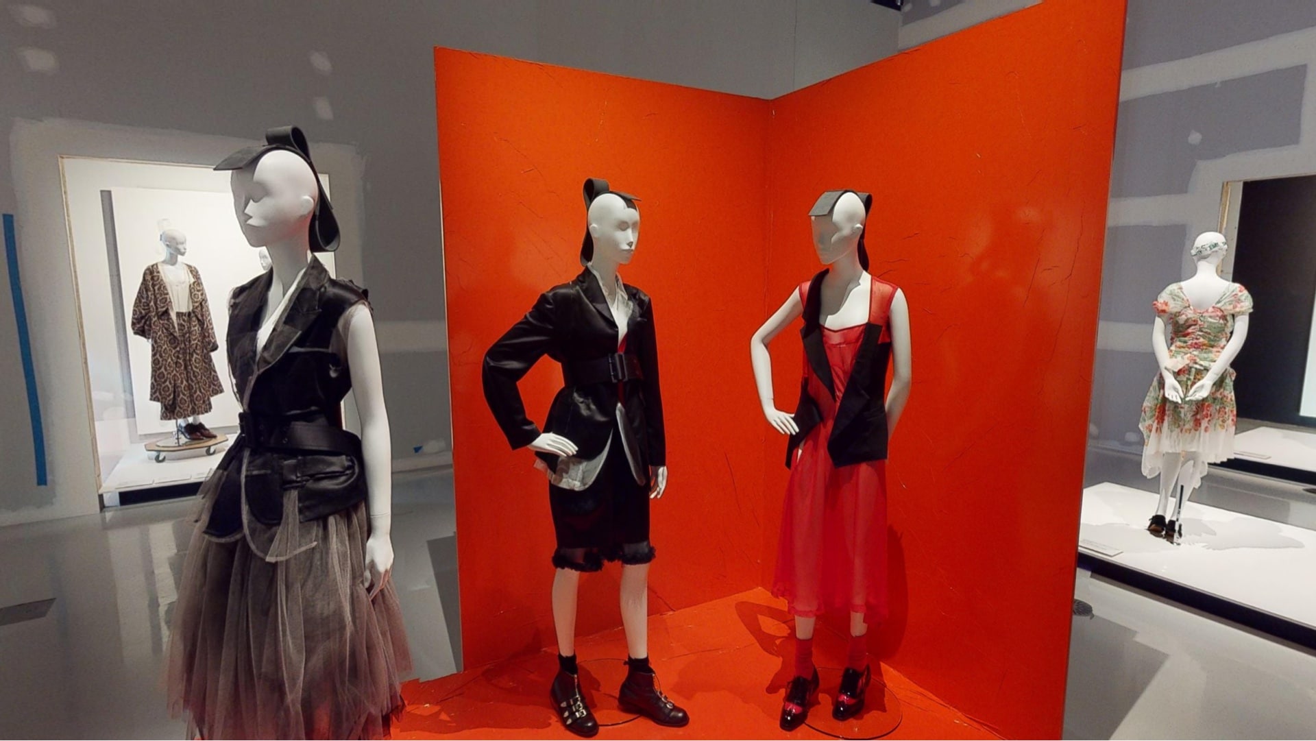 COLLECTING COMME – Virtual Tour | NGV